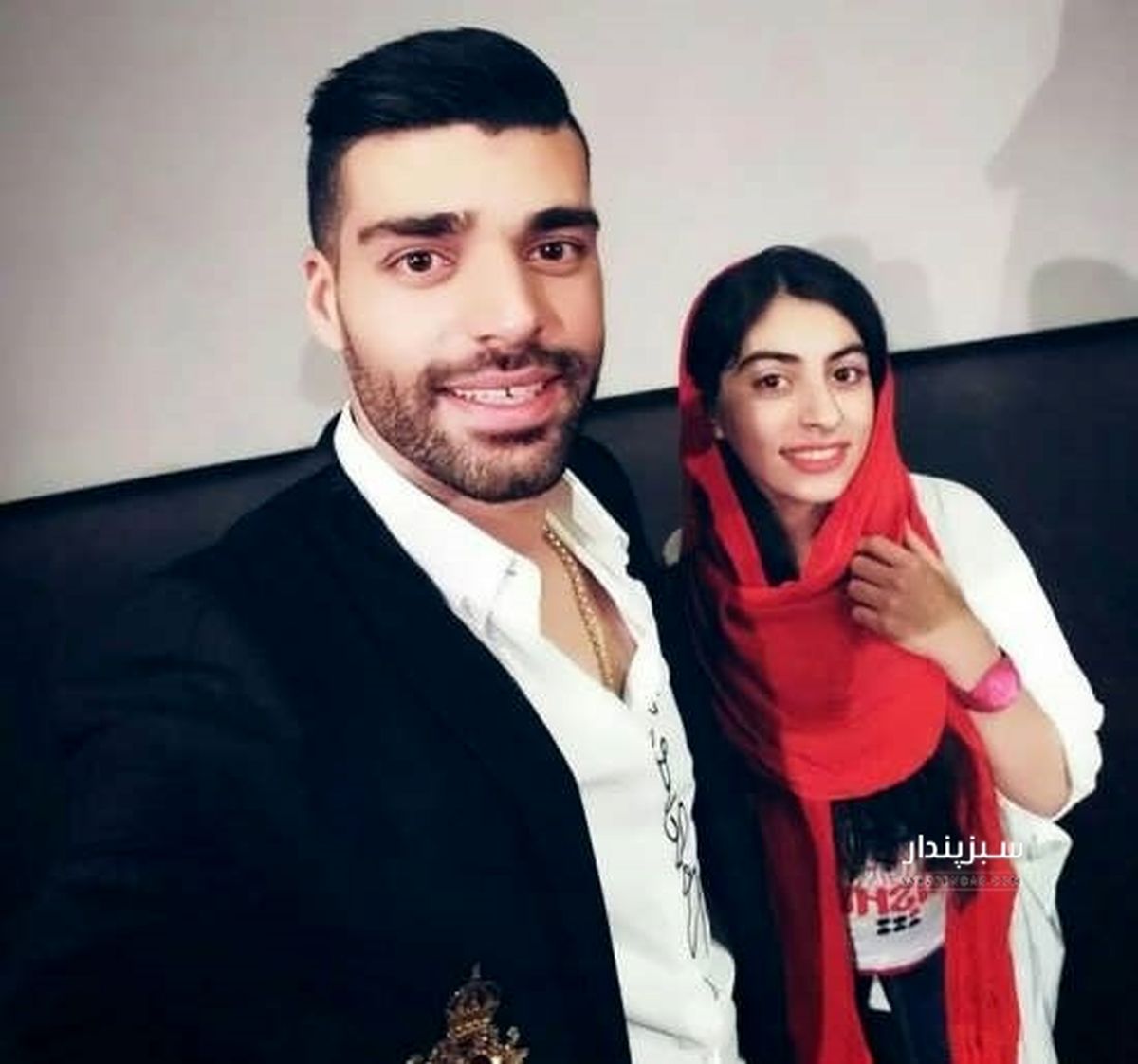 مهدی طارمی بالاخره از خانمش رونمایی کرد آقای بازیکن چه خوش سلیقه هم هست